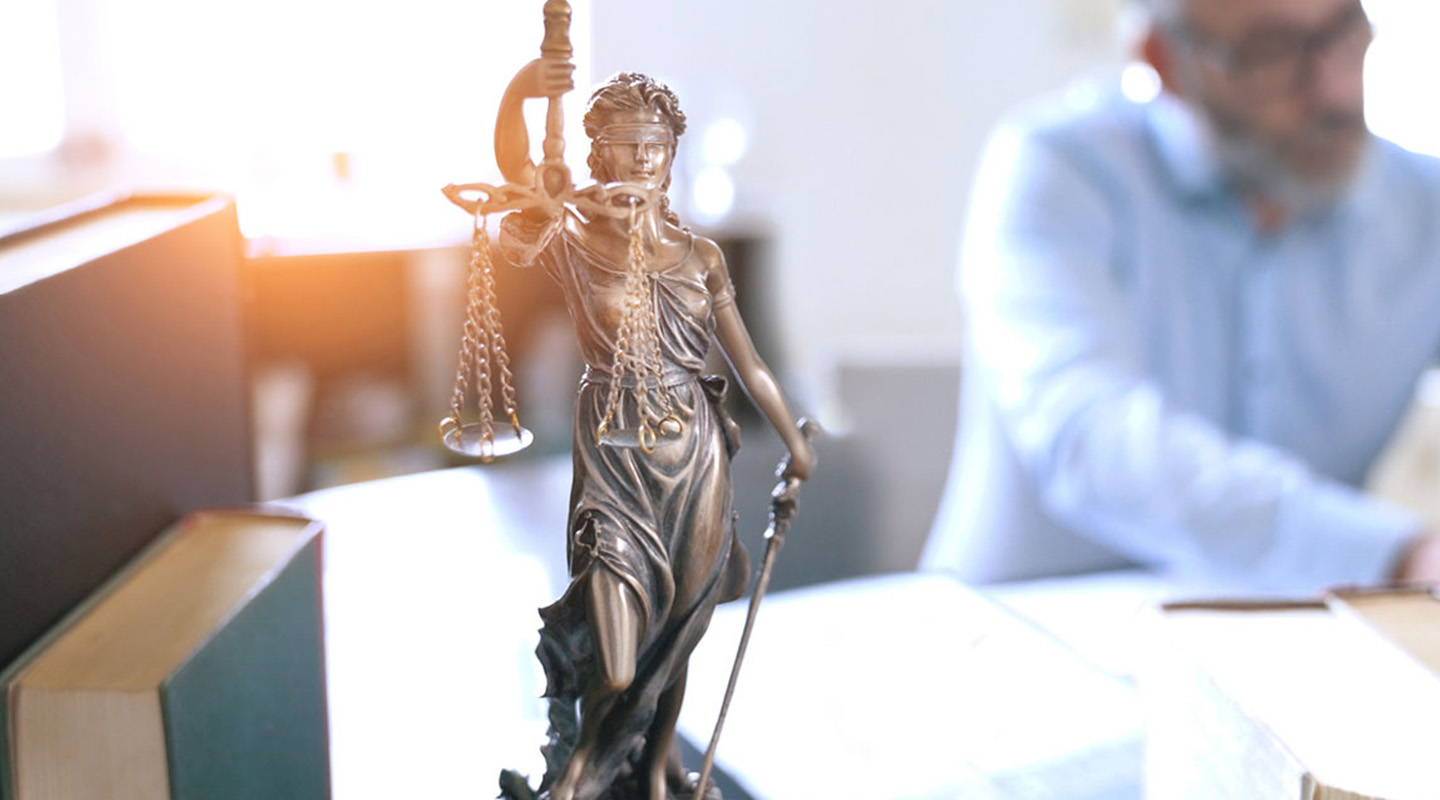 Corporate legal protection and liability insurance